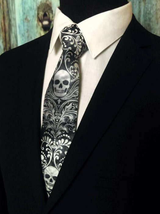 21 Macabre Mortician Gift Ideas for Funeral Directors & Embalmers